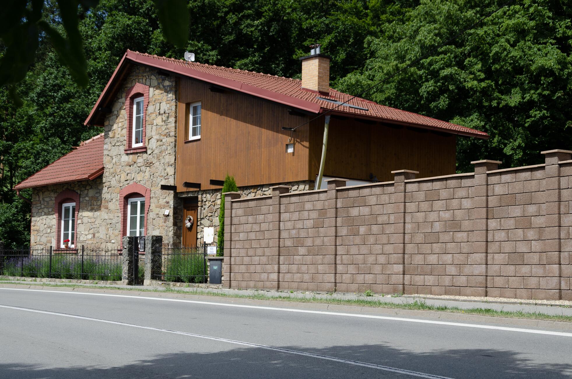 Betonová plotová tvárnice GARDELOT® sloupová 30x30 | Beton E-shop
